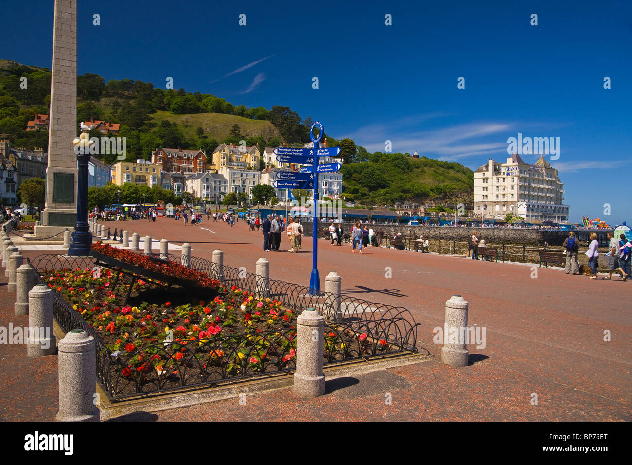 Llandudno promenade north wales hi-res stock photography and images - Alamy