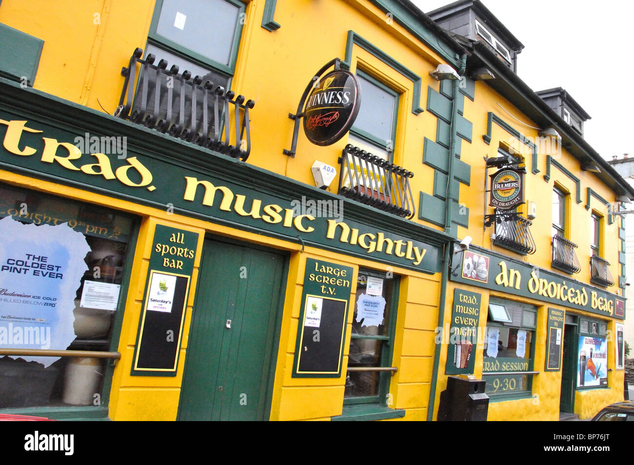 Pub in Dingle Ireland Stock Photo - Alamy