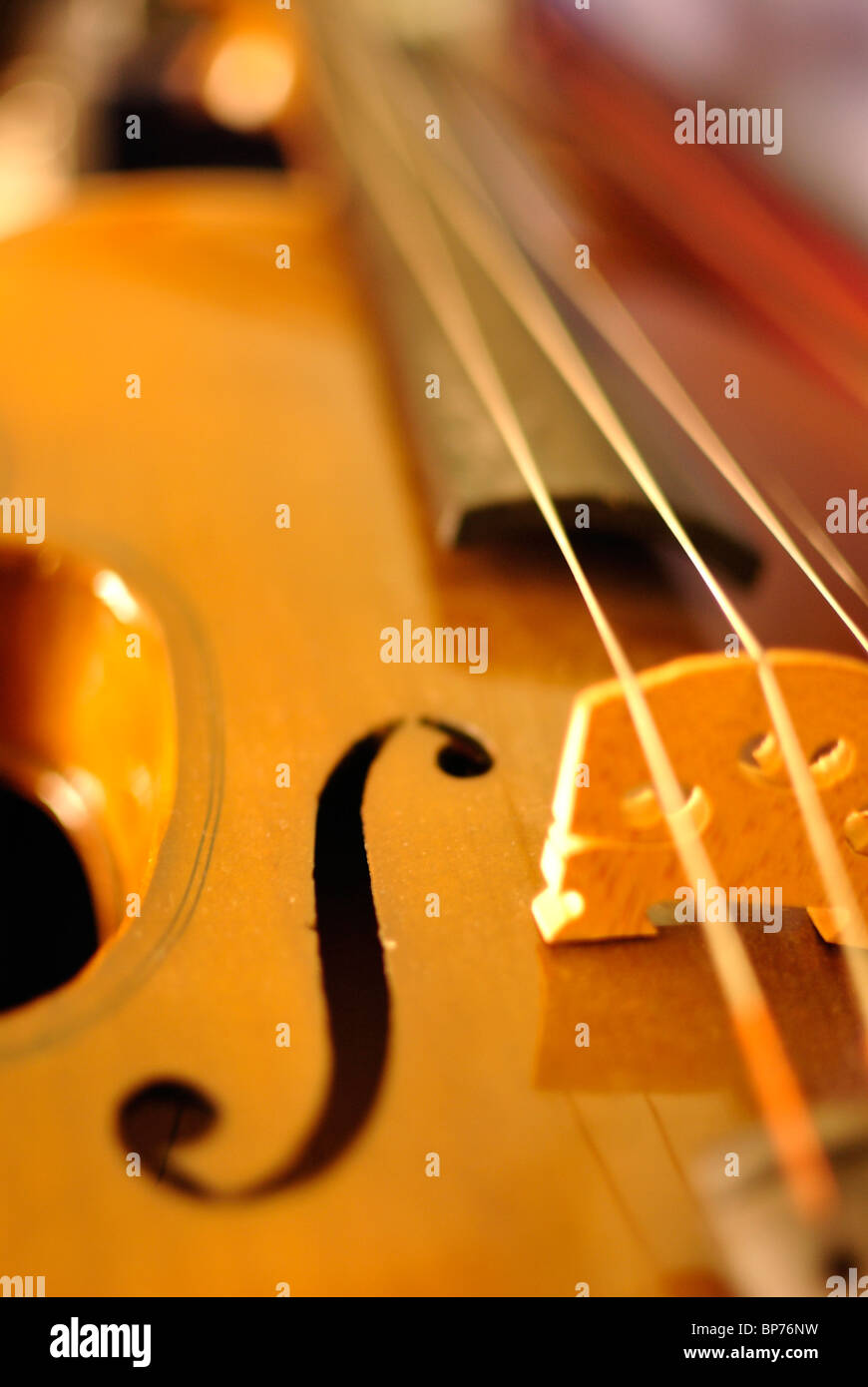 F hole hi-res stock photography and images - Alamy