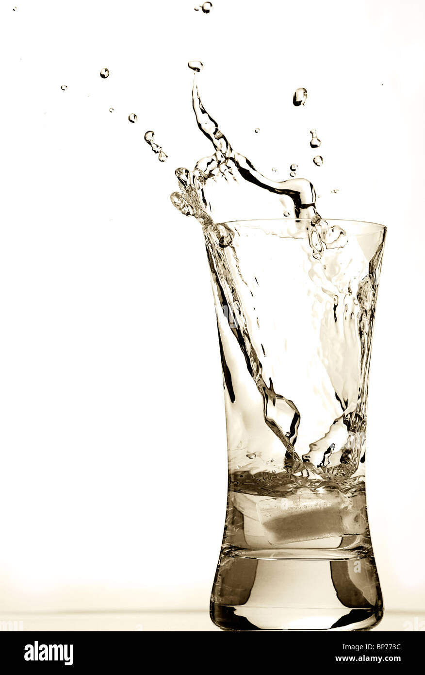 One ice cube hi-res stock photography and images - Alamy