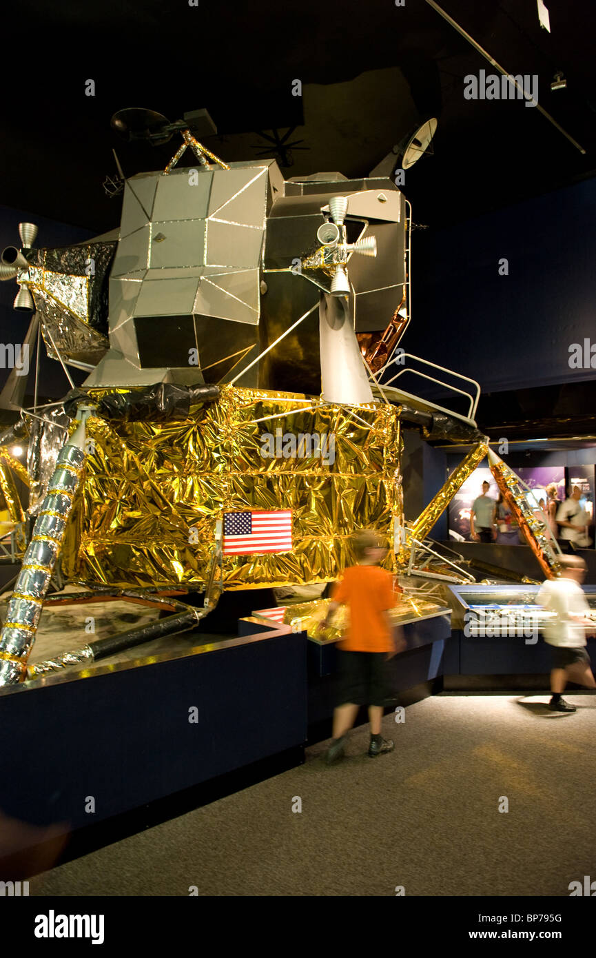 Schoolchildren in the Exploring Space section of the Science Museum ...