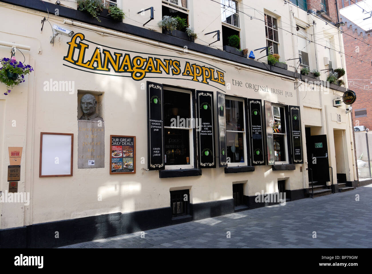 Themed public house hi-res stock photography and images - Alamy