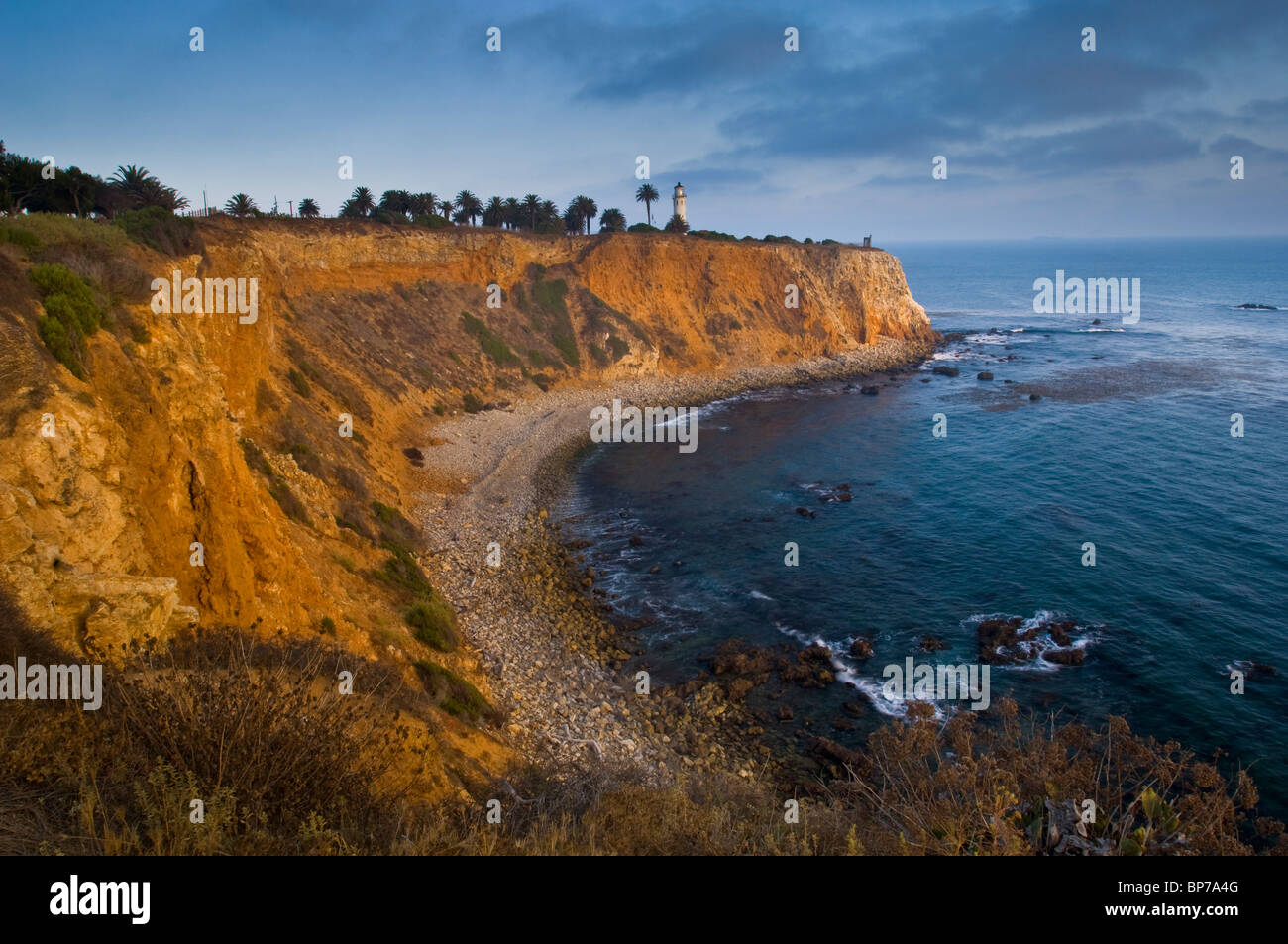 Point Vicente Lighthouse on top of coastal cliffs at Point Vicente, Palos Verdes Peninsula ...