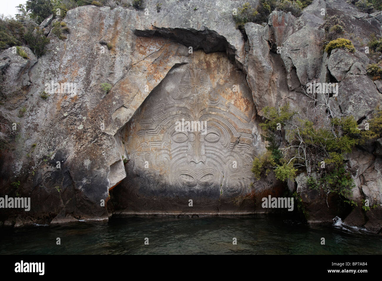 Maori rock carving hi-res stock photography and images - Alamy
