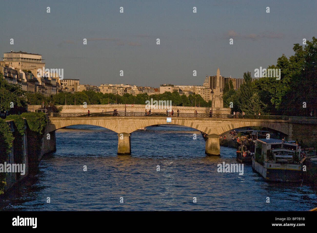 Seine sun hi-res stock photography and images - Alamy