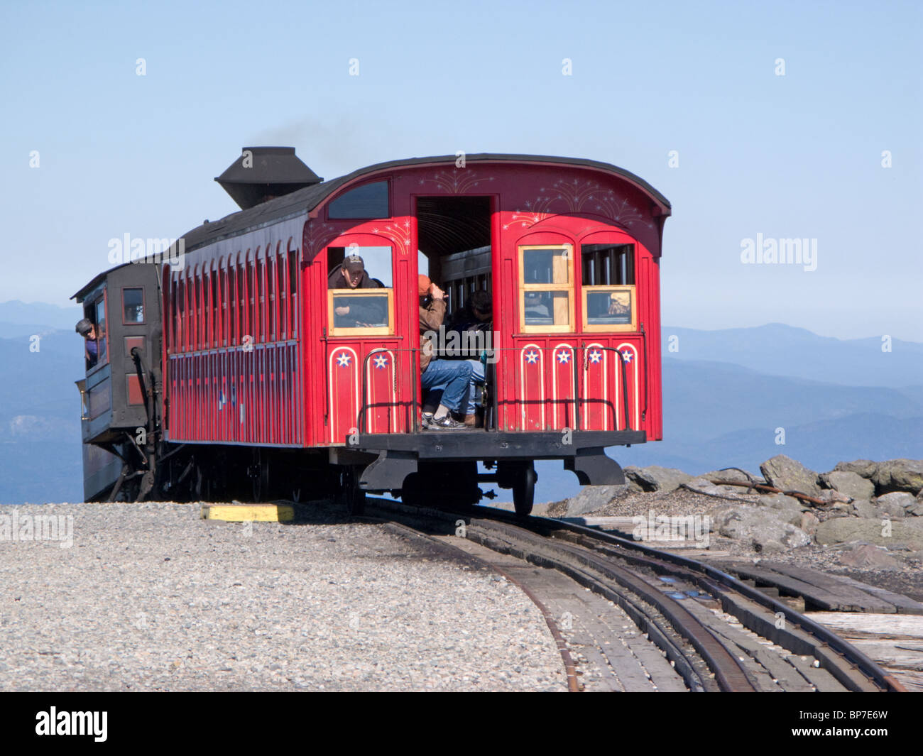 Mountain railway locomotive going up Mount Washington Stock Photo - Alamy