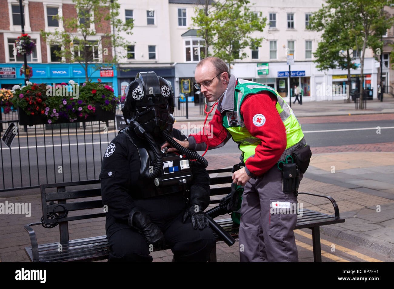 Paramedic character medical emergency hi-res stock photography and ...