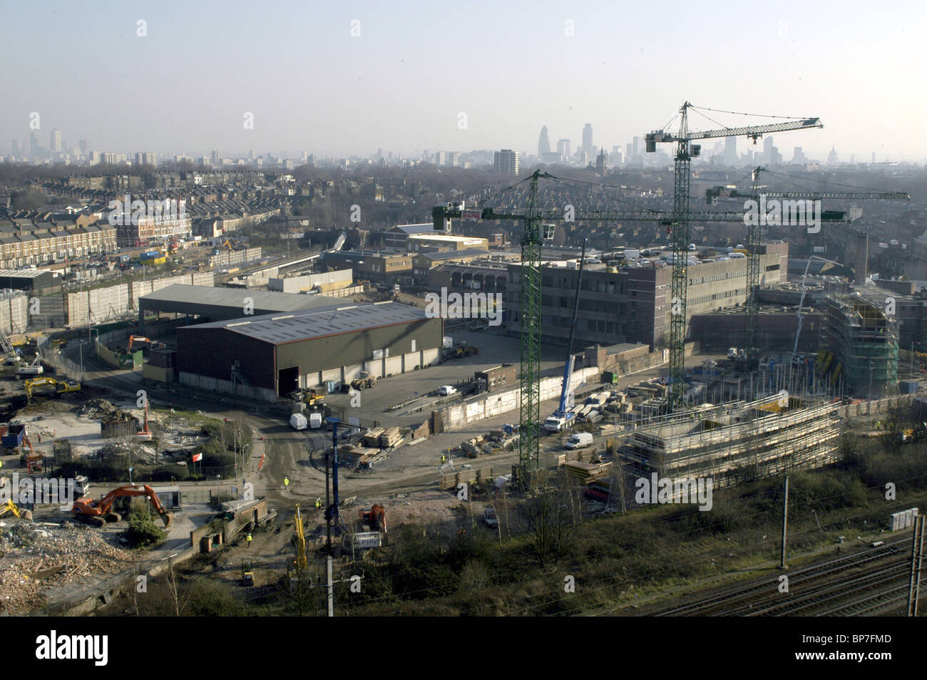 UK ARSENAL EMIRATES STADIUM BEING BUILT IN 2004 IN HIGHBURY, LONDON ...