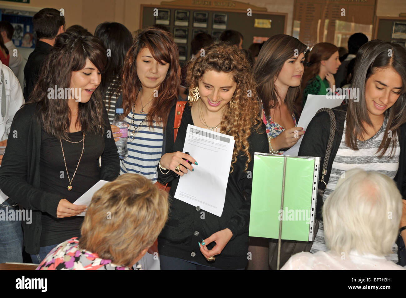 Sixth form students hi-res stock photography and images - Alamy