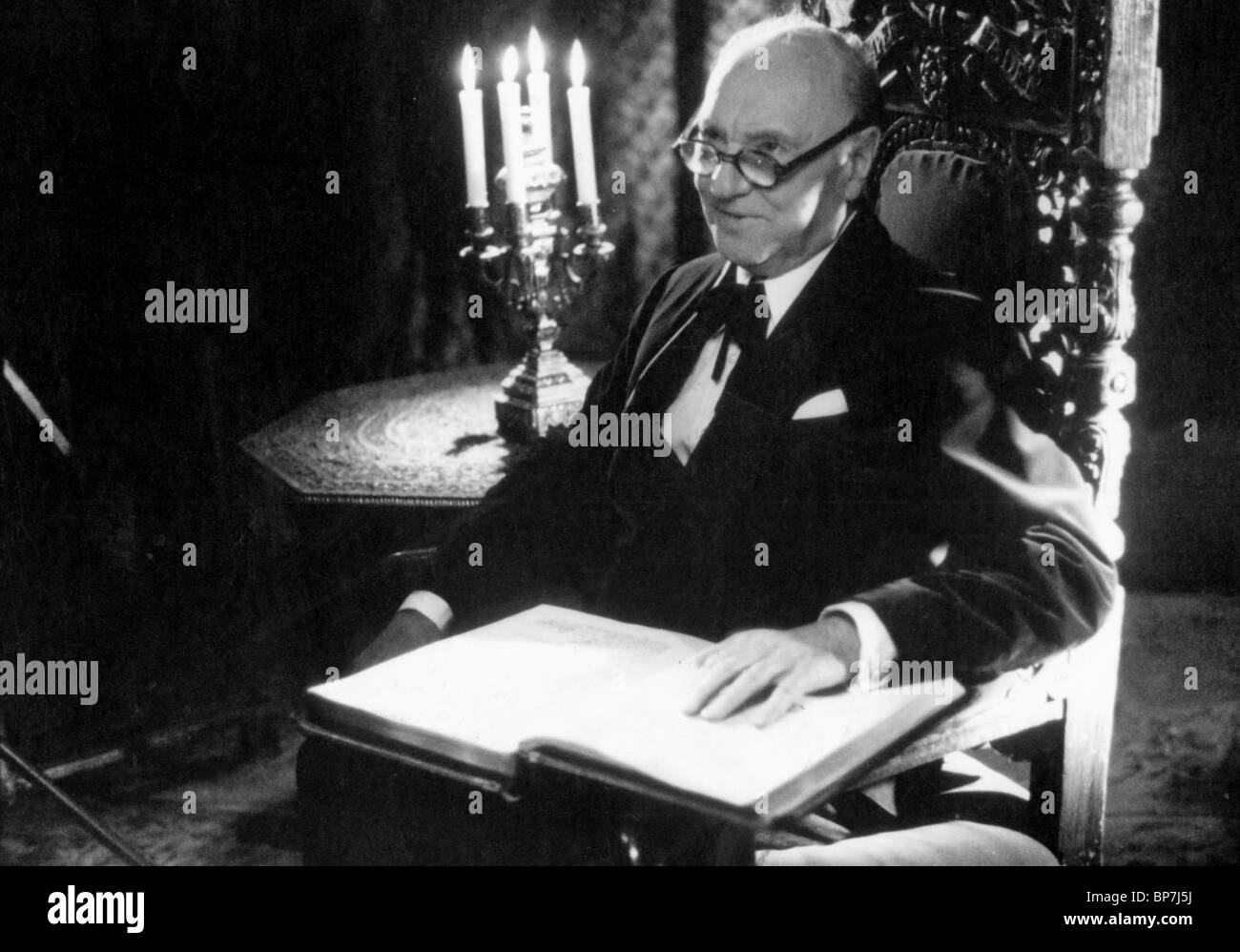 To Sir High Resolution Stock Photography and Images - Alamy