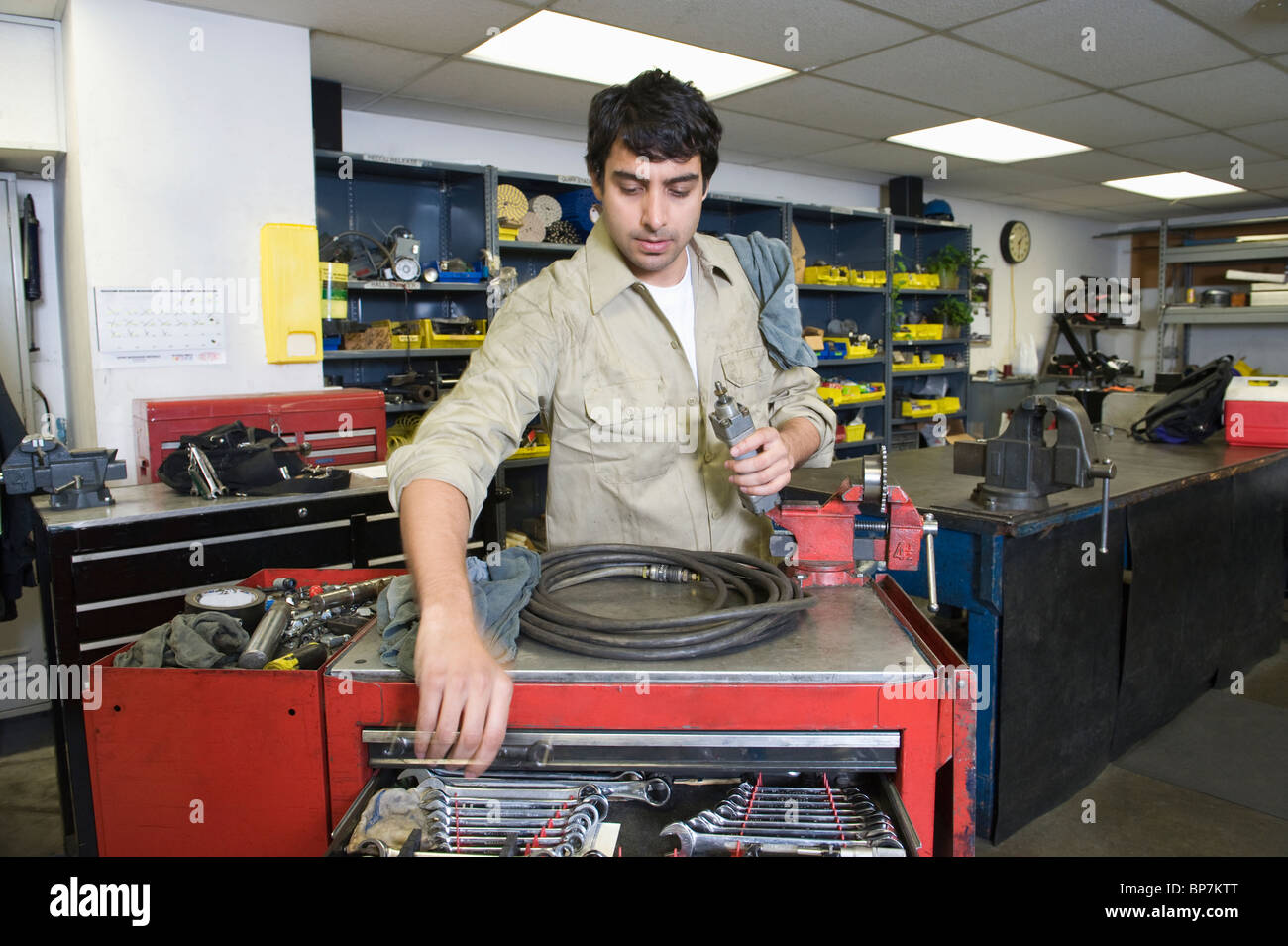 Man sorting tools hi-res stock photography and images - Alamy