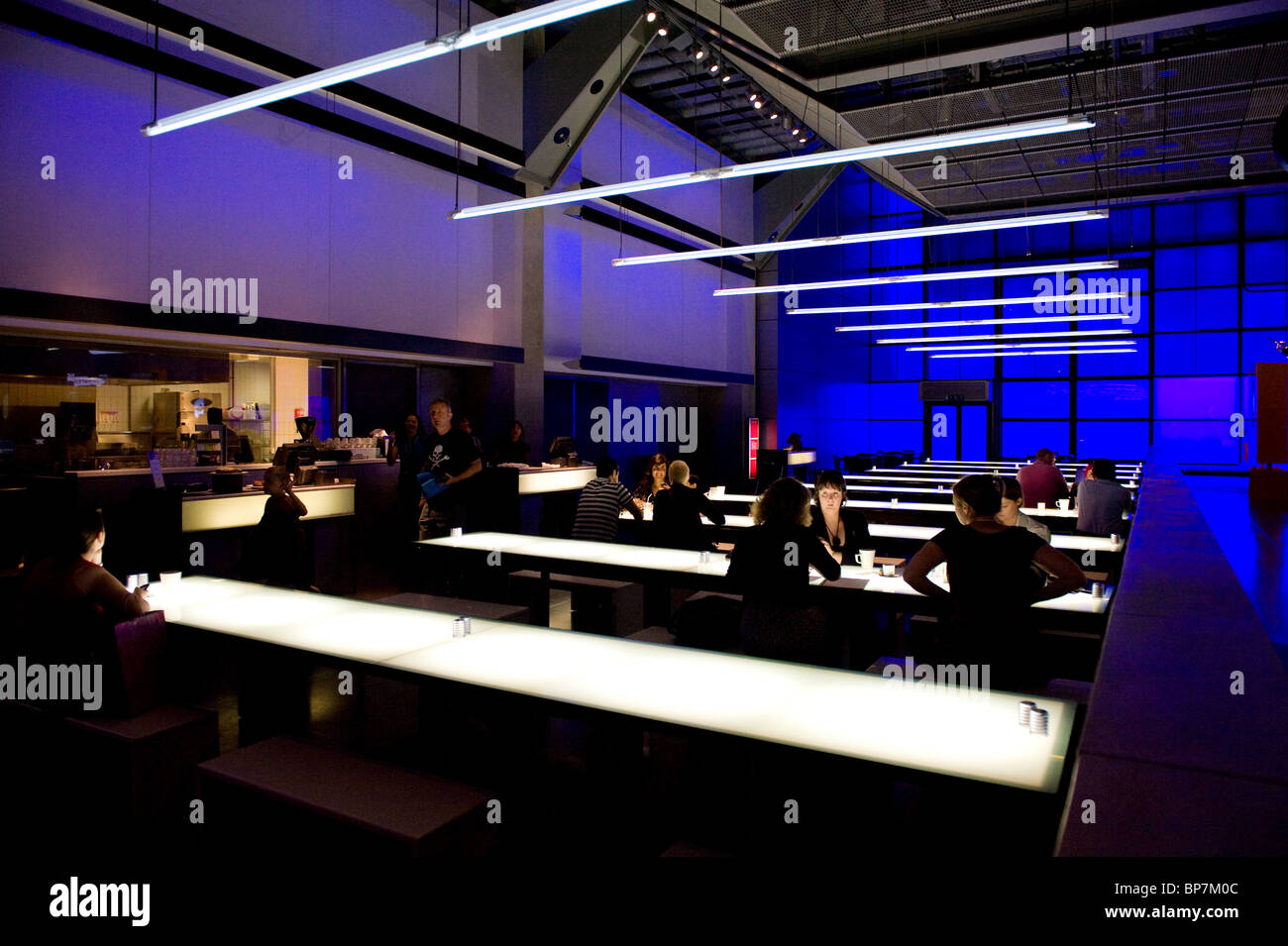 Children visiting a science museum hi-res stock photography and images ...