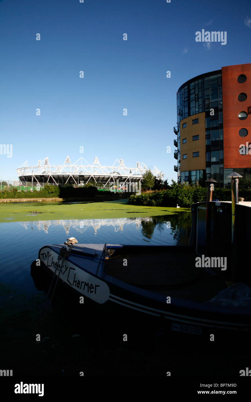 Olympic Stadium in Stratford seen from Hertford Union Canal and River ...