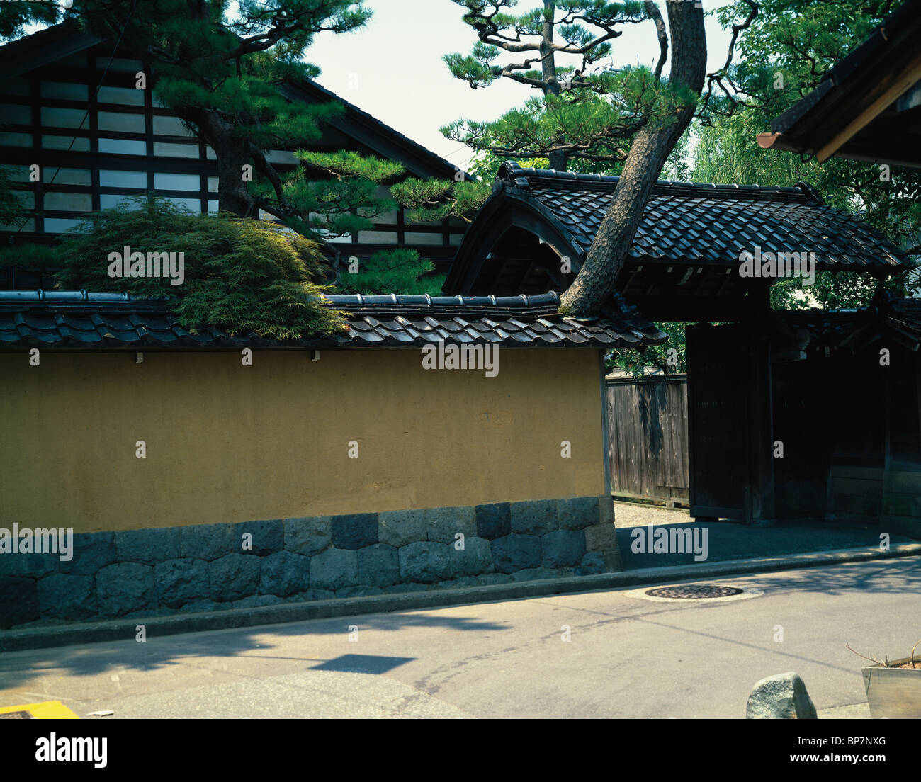 Wall and Entrance to a Japanese Home. Kanazawa, Ishikawa Prefecture ...