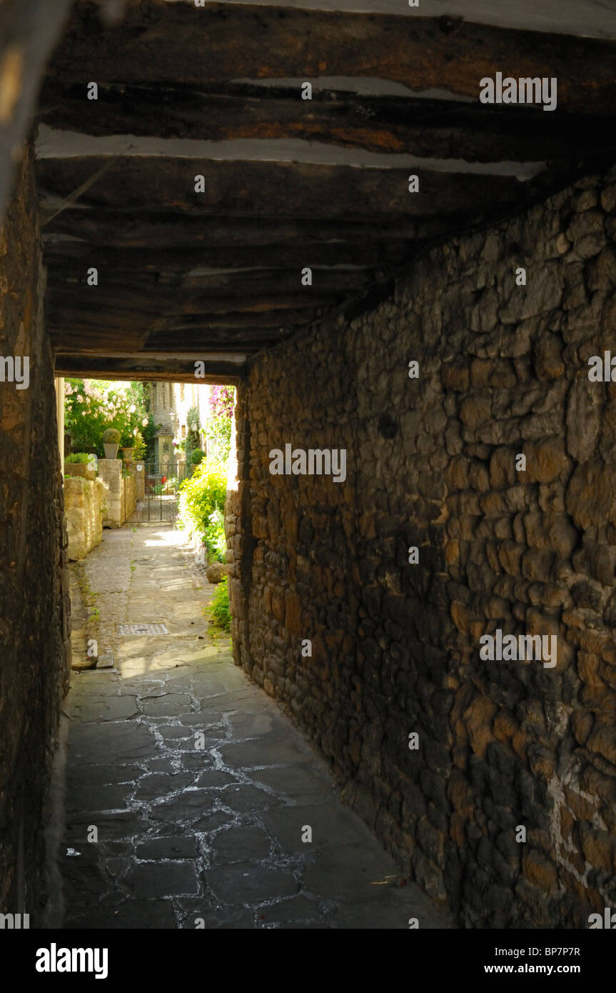 Cobbled passage hi-res stock photography and images - Alamy