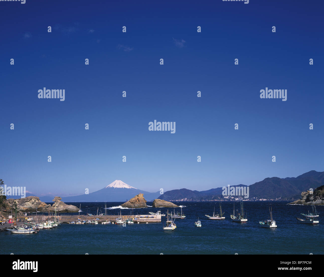 Kumomi Harbor With Mt Fuji in the Background Stock Photo - Alamy