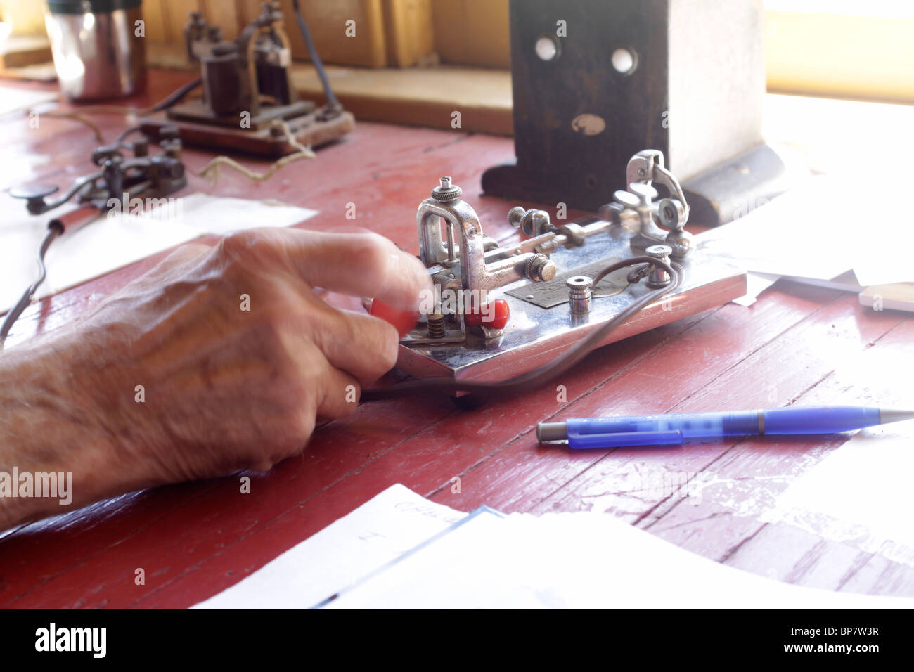 Sending morse code on a telegraph wire with a keyer (high speed sending ...