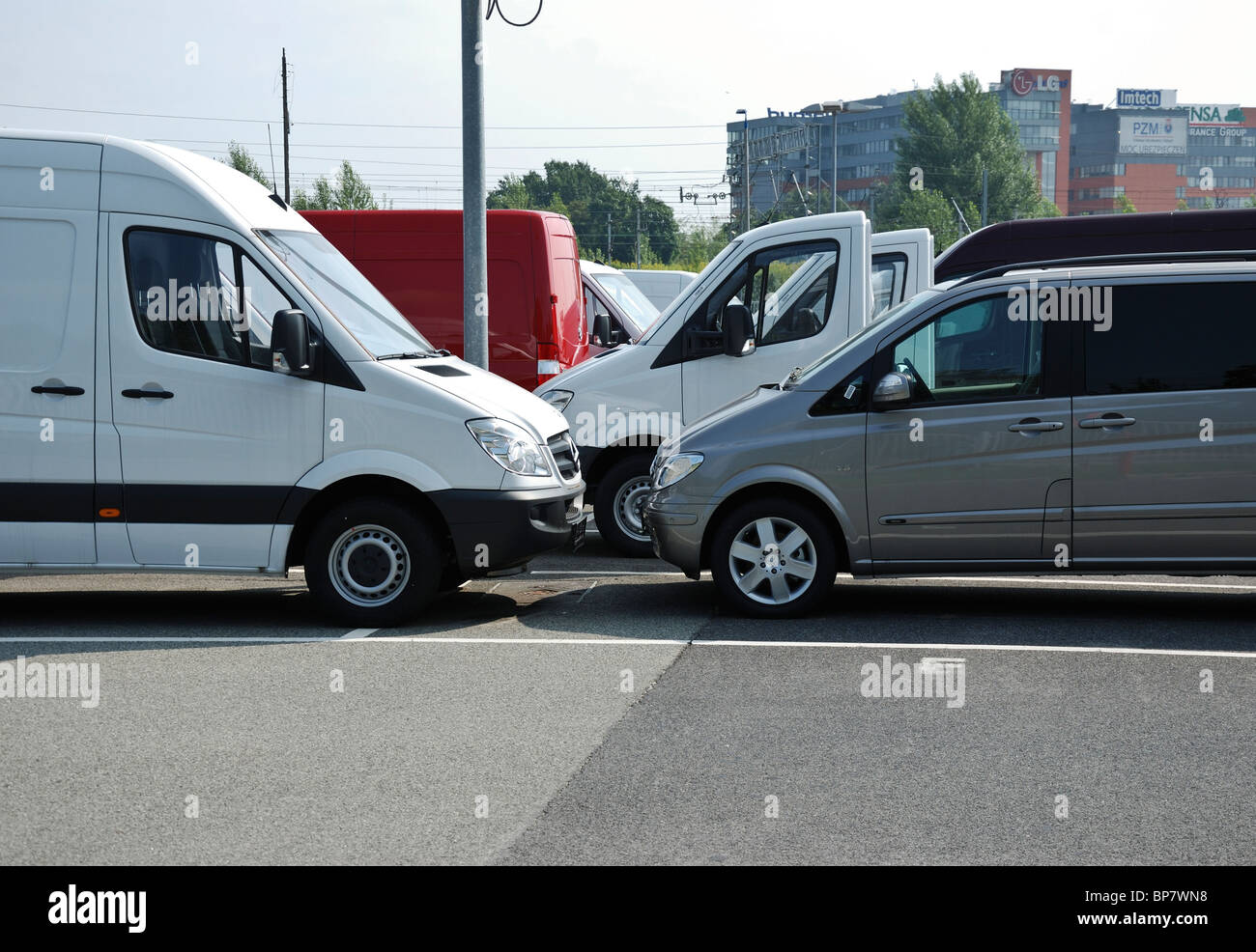 Mercedes-Benz Medium Commercial Vehicles (MCV) for sale on parking ...