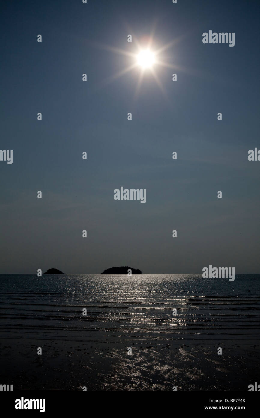 Blazing sun hi-res stock photography and images - Alamy