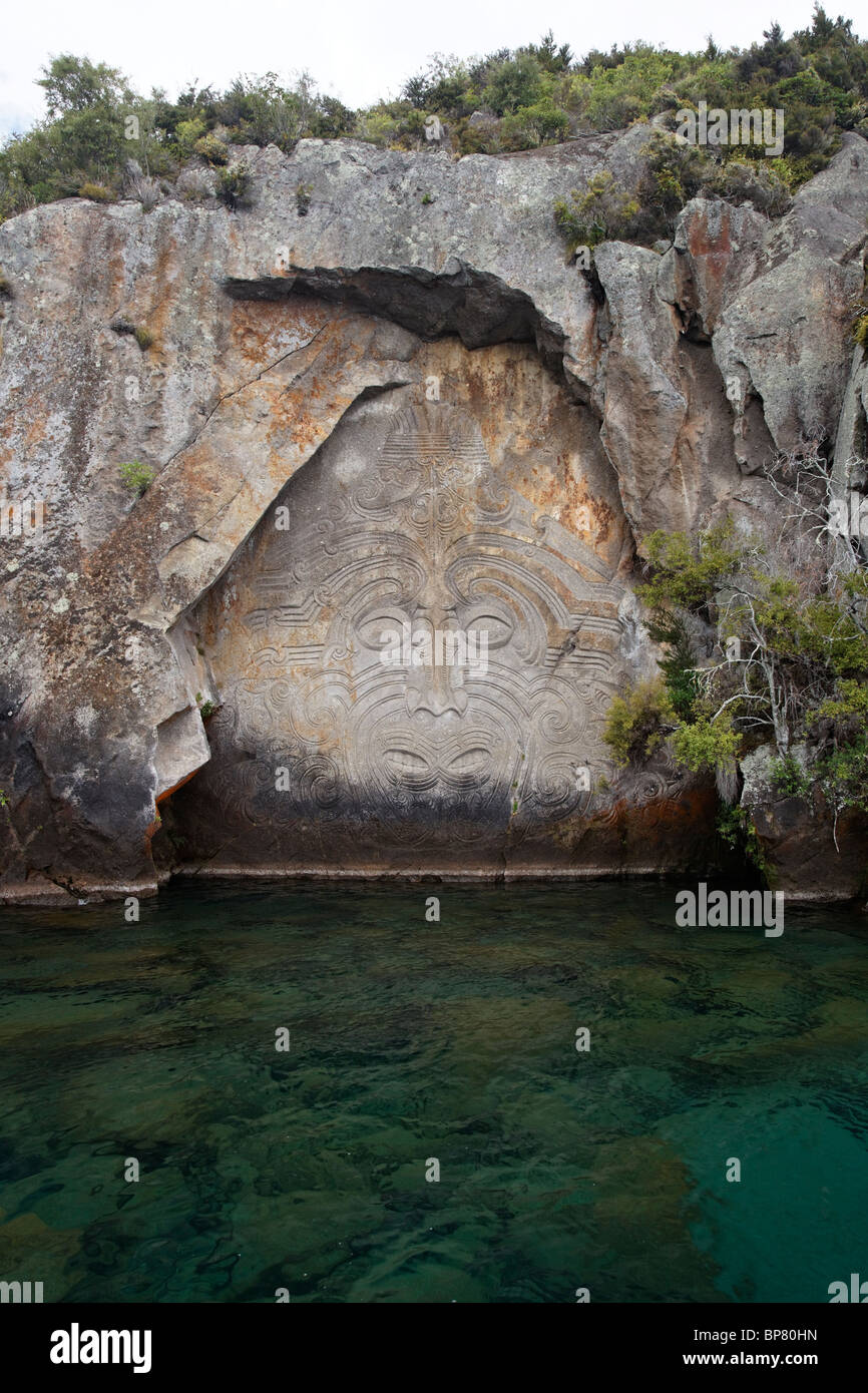 Maori rock carving hi-res stock photography and images - Alamy