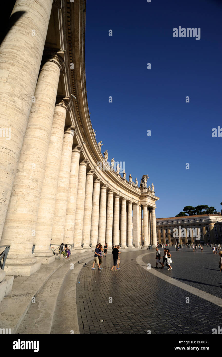 italy, rome, st peter's square, bernini colonnade Stock Photo - Alamy