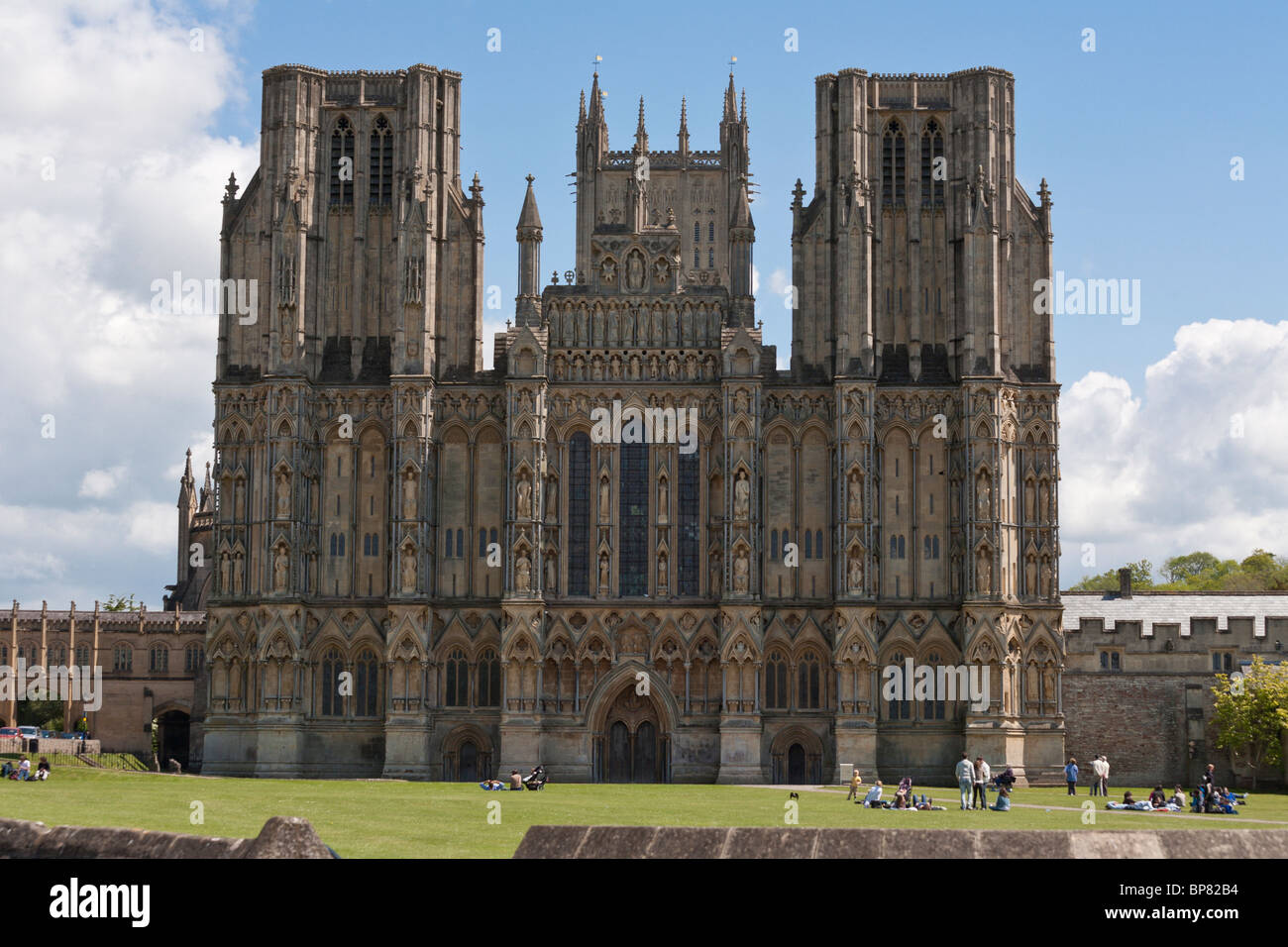 Massive cathedral hi-res stock photography and images - Alamy