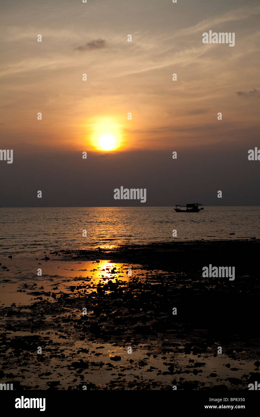 Rocking the boat hi-res stock photography and images - Alamy