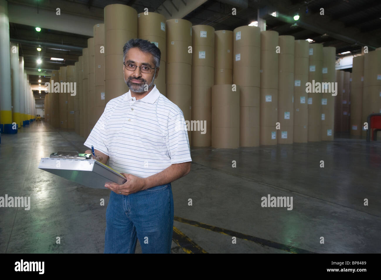 Newspaper delivery men hi-res stock photography and images - Alamy