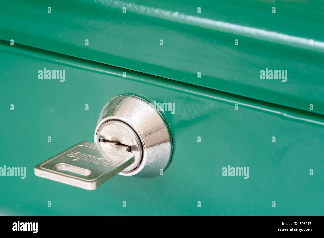 Key lock box hi-res stock photography and images - Alamy