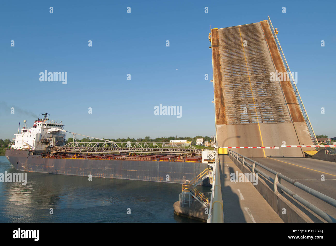Bulk carrier vessel Algowood passes by the Homer Bridge on the Welland ...