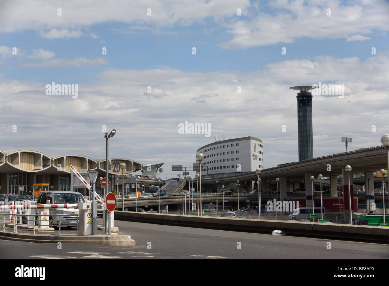 Paris airport sign hi-res stock photography and images - Alamy