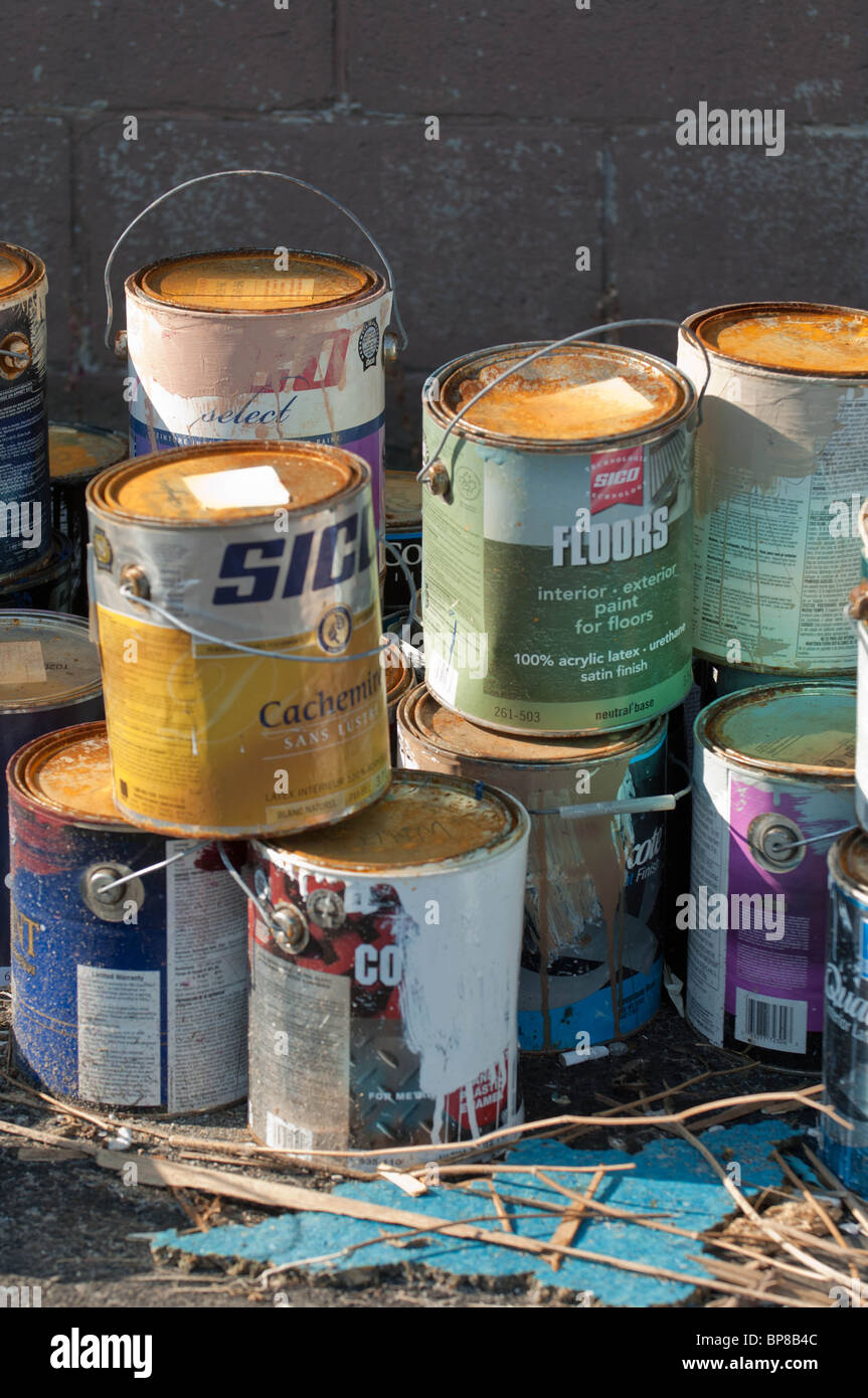 Discarded cylinders hi-res stock photography and images - Alamy