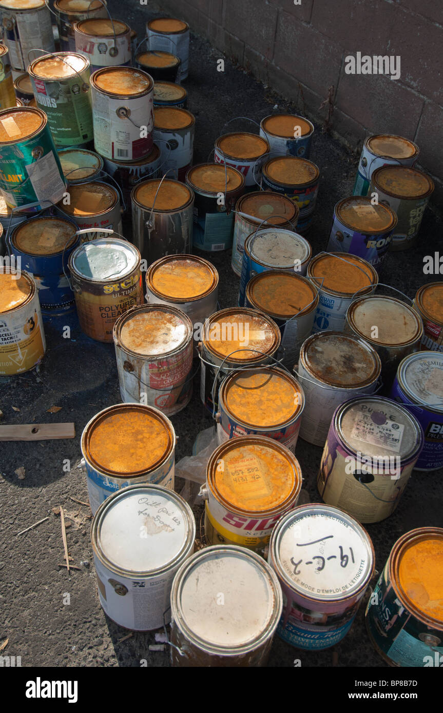 Discarded cylinders hi-res stock photography and images - Alamy
