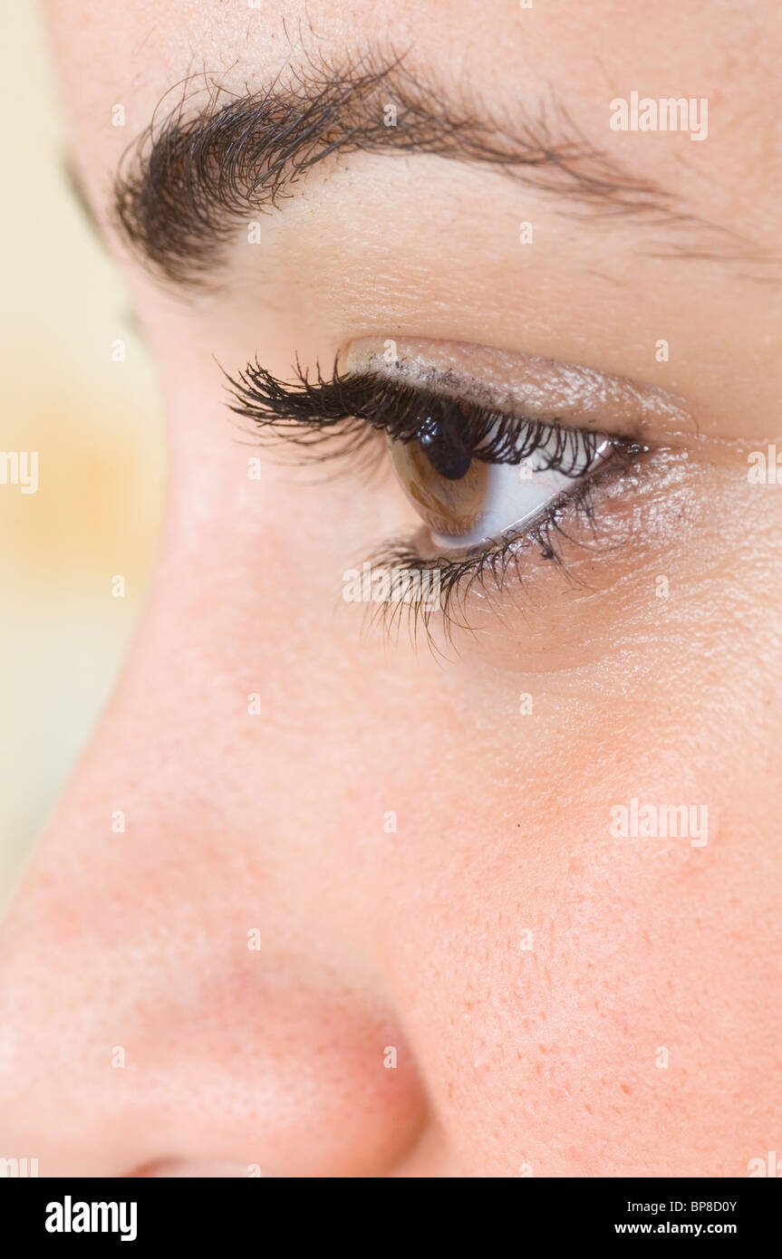 Profile of a womans eye hi-res stock photography and images - Alamy