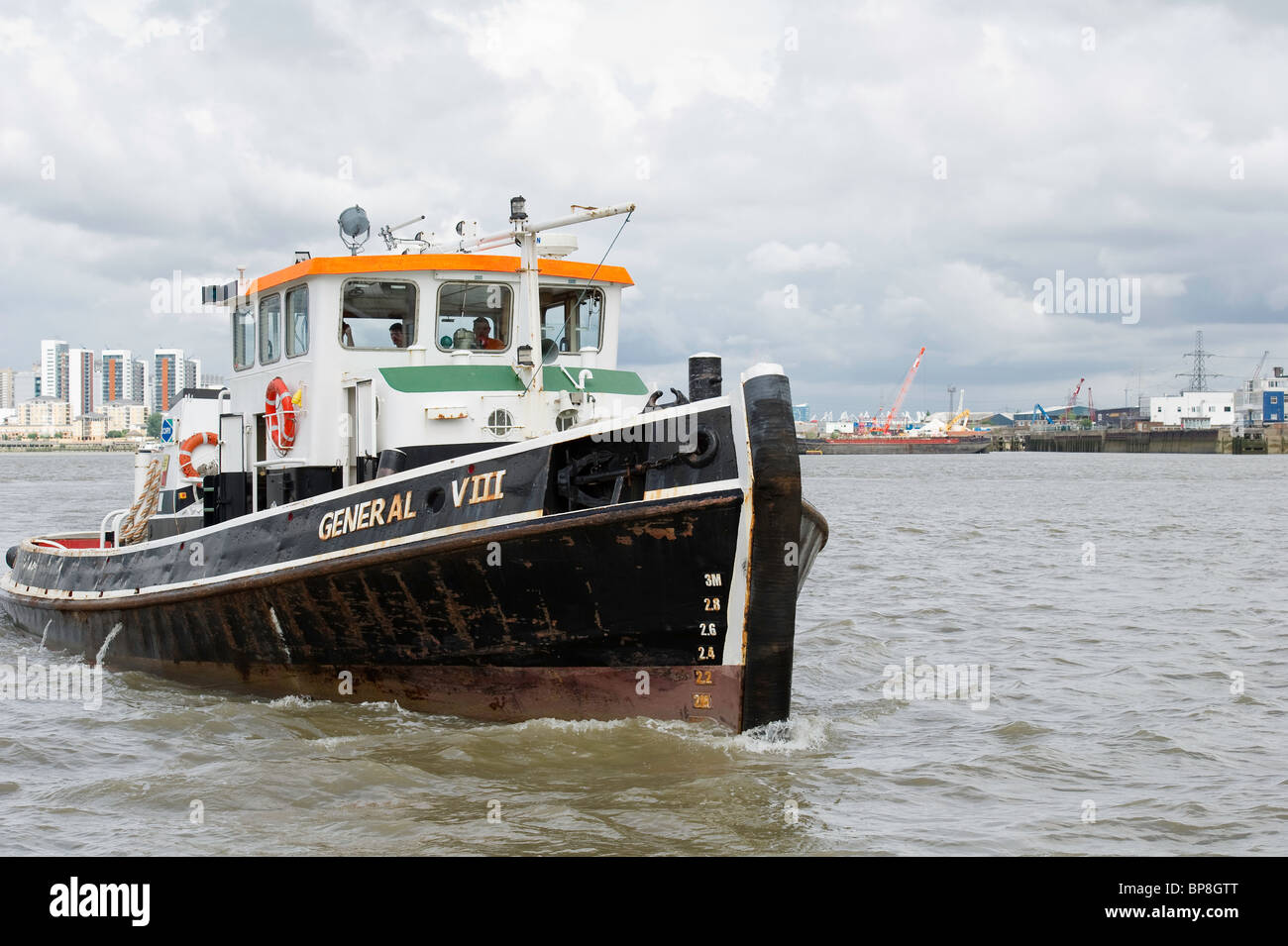 Tug on river Thames Stock Photo - Alamy