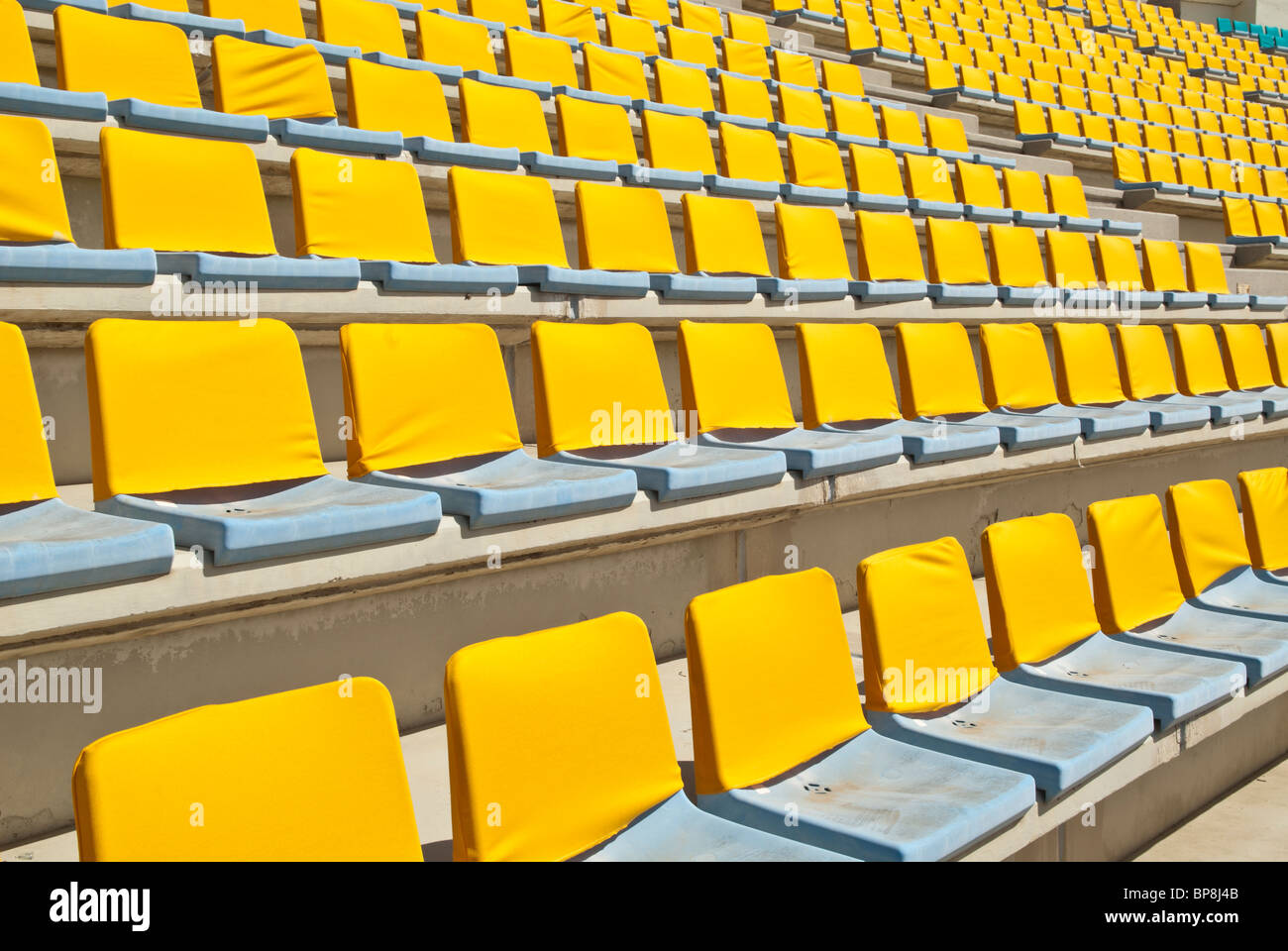 Rows outdoor stadium seating hi-res stock photography and images - Alamy
