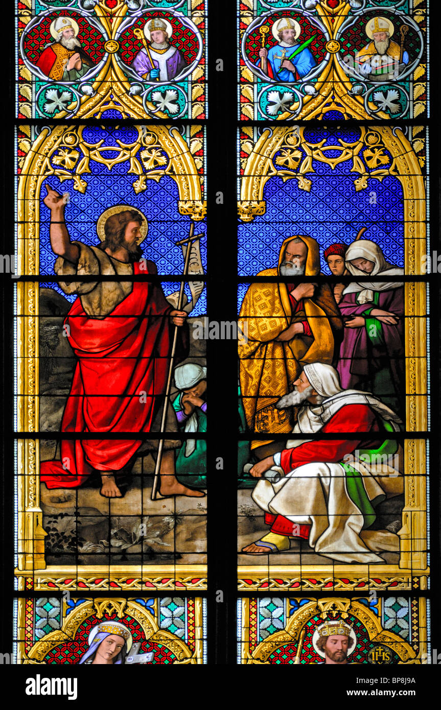 Stained glass window at cologne cathedral kolner dom hi-res stock ...