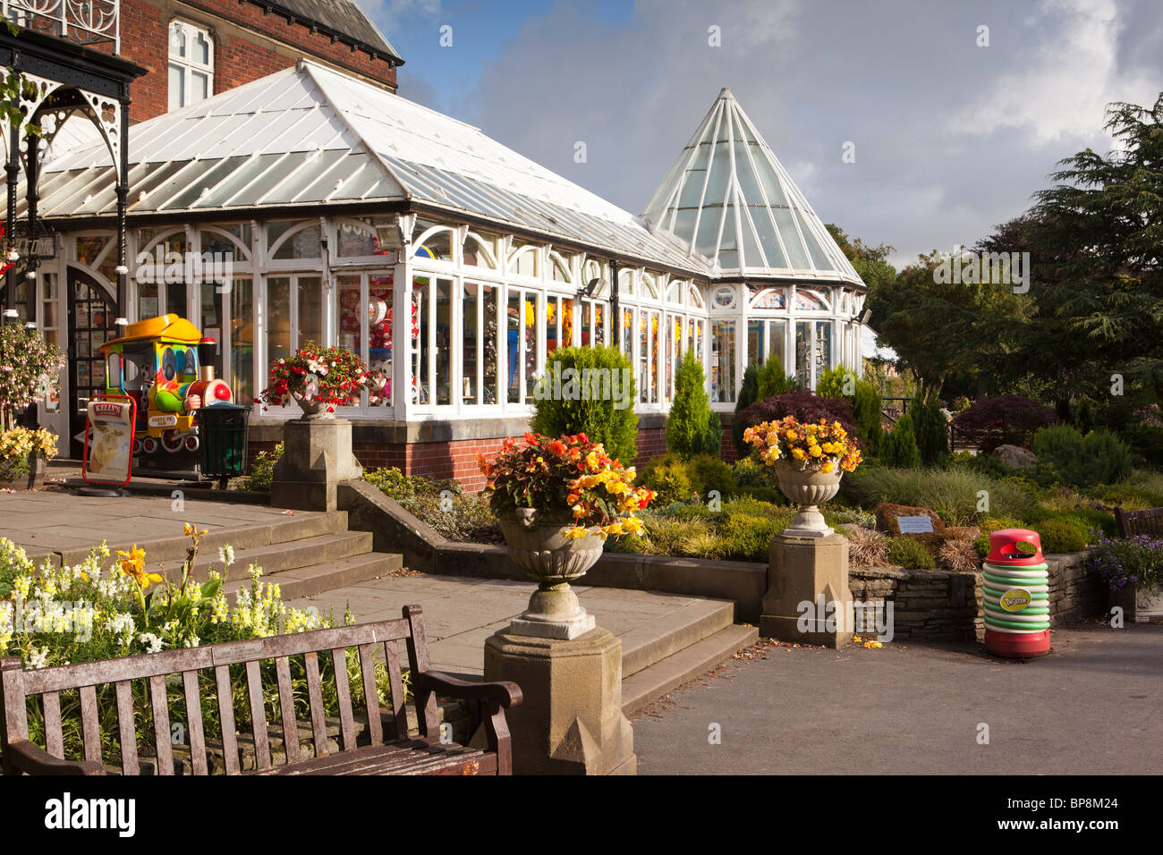 UK, England, Merseyside, Southport, Botanic Gardens, museum tea room ...