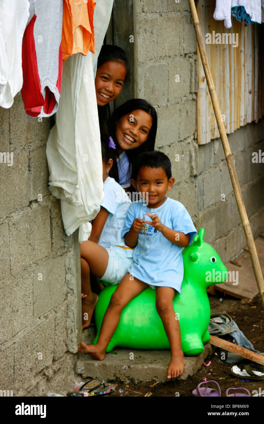 Philippines children happy hi-res stock photography and images - Alamy