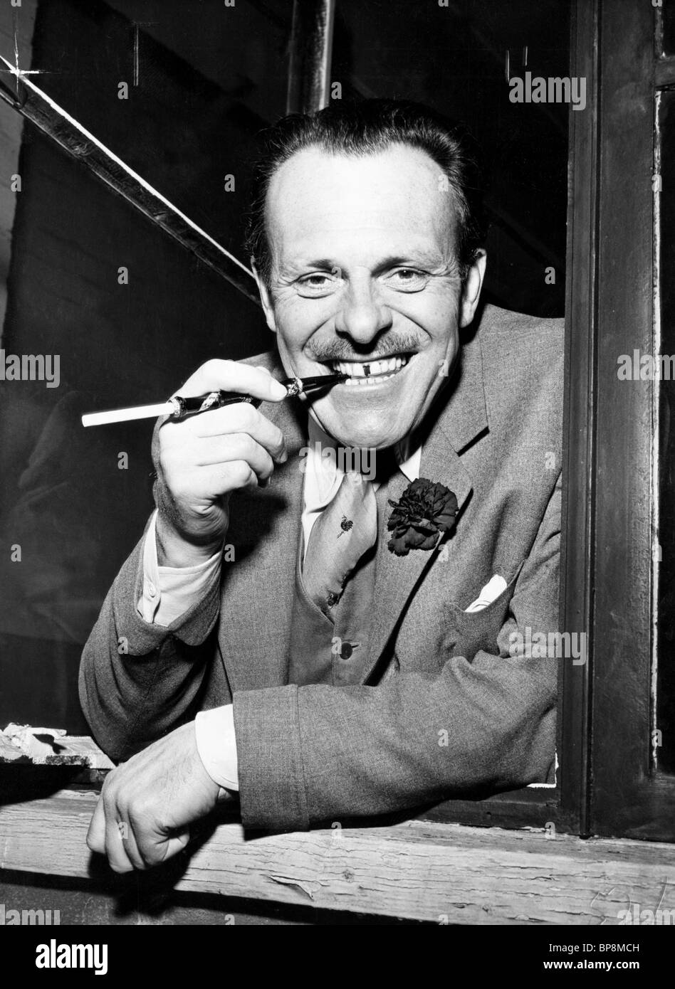 Terry thomas actor hi-res stock photography and images - Alamy