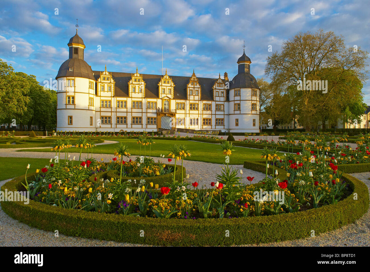 Schloss Neuhaus (castle), Early Weserrenaissance, Garden in Baroque ...