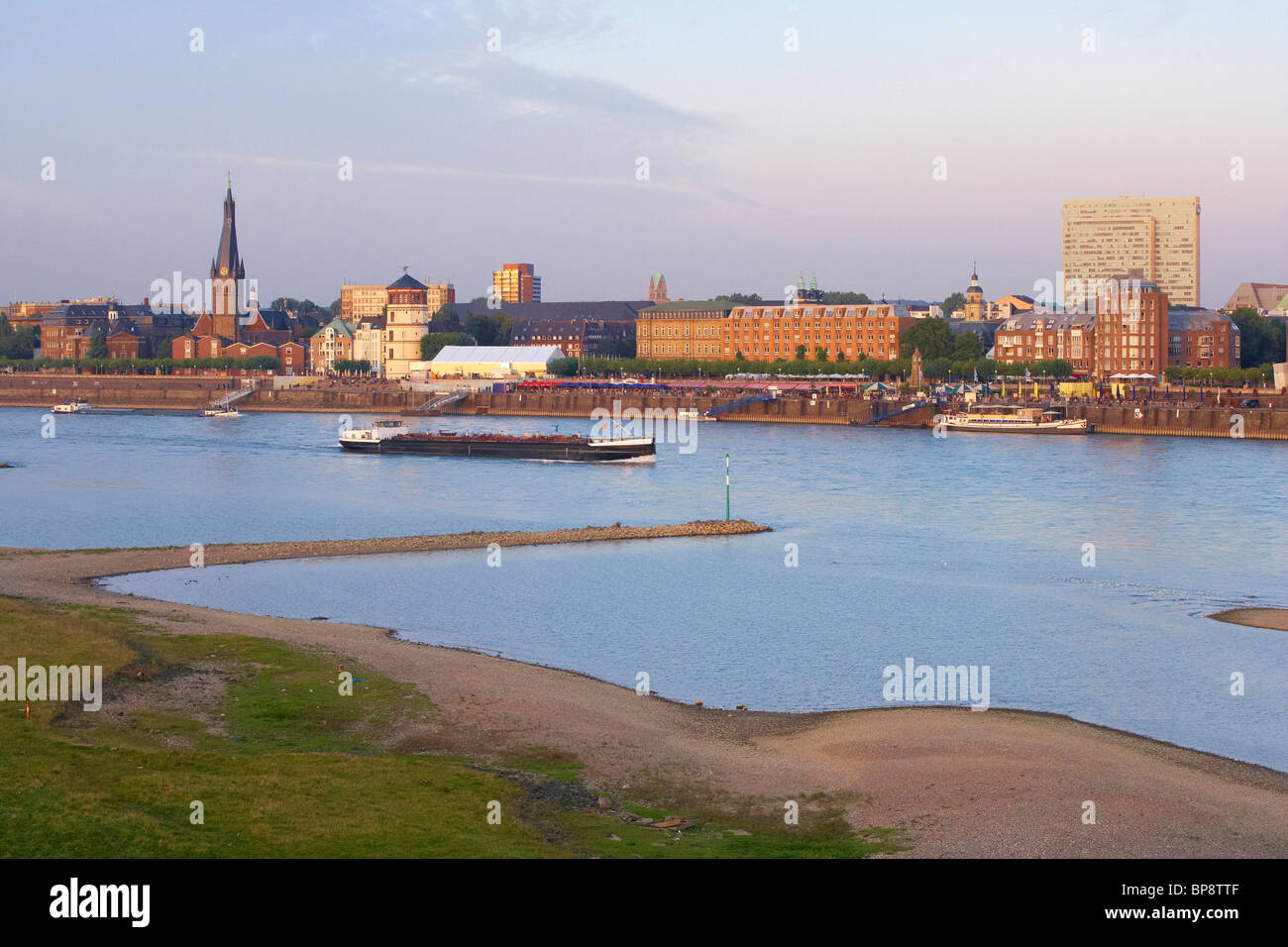 Duesseldorf oberkassel hi-res stock photography and images - Alamy