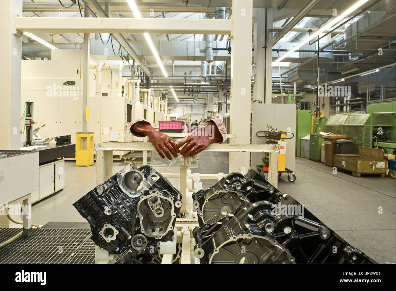 Motorcycle factory assembly line hi-res stock photography and images ...