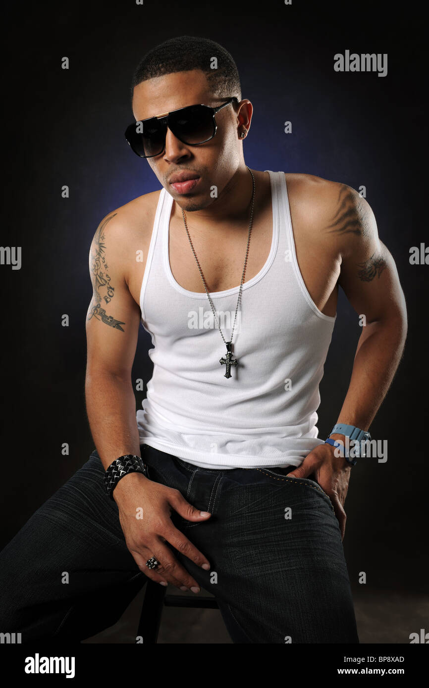 Young rapper man wearing sunglasses hi-res stock photography and images ...