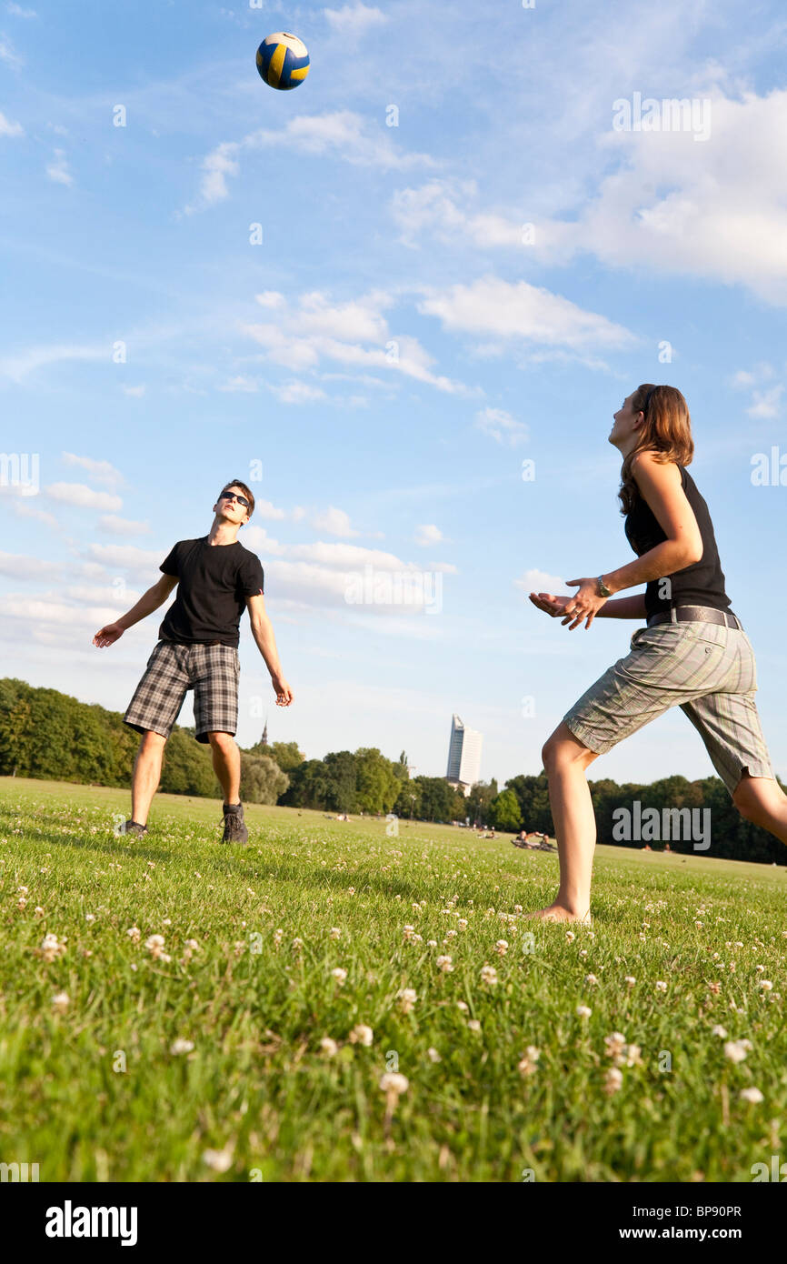 Volleyball team women not beach hi-res stock photography and images - Alamy