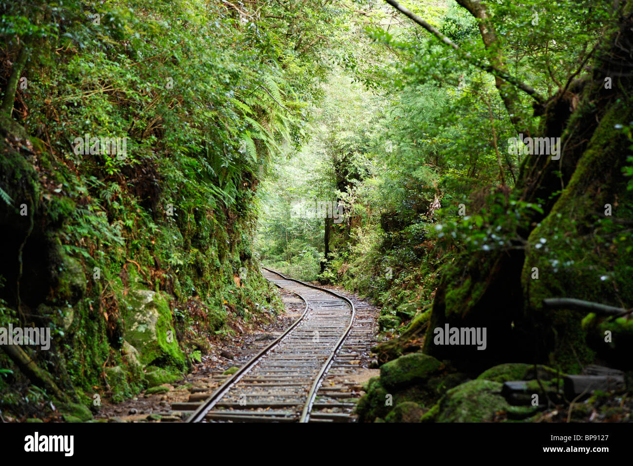 Curved railroad track hi-res stock photography and images - Alamy