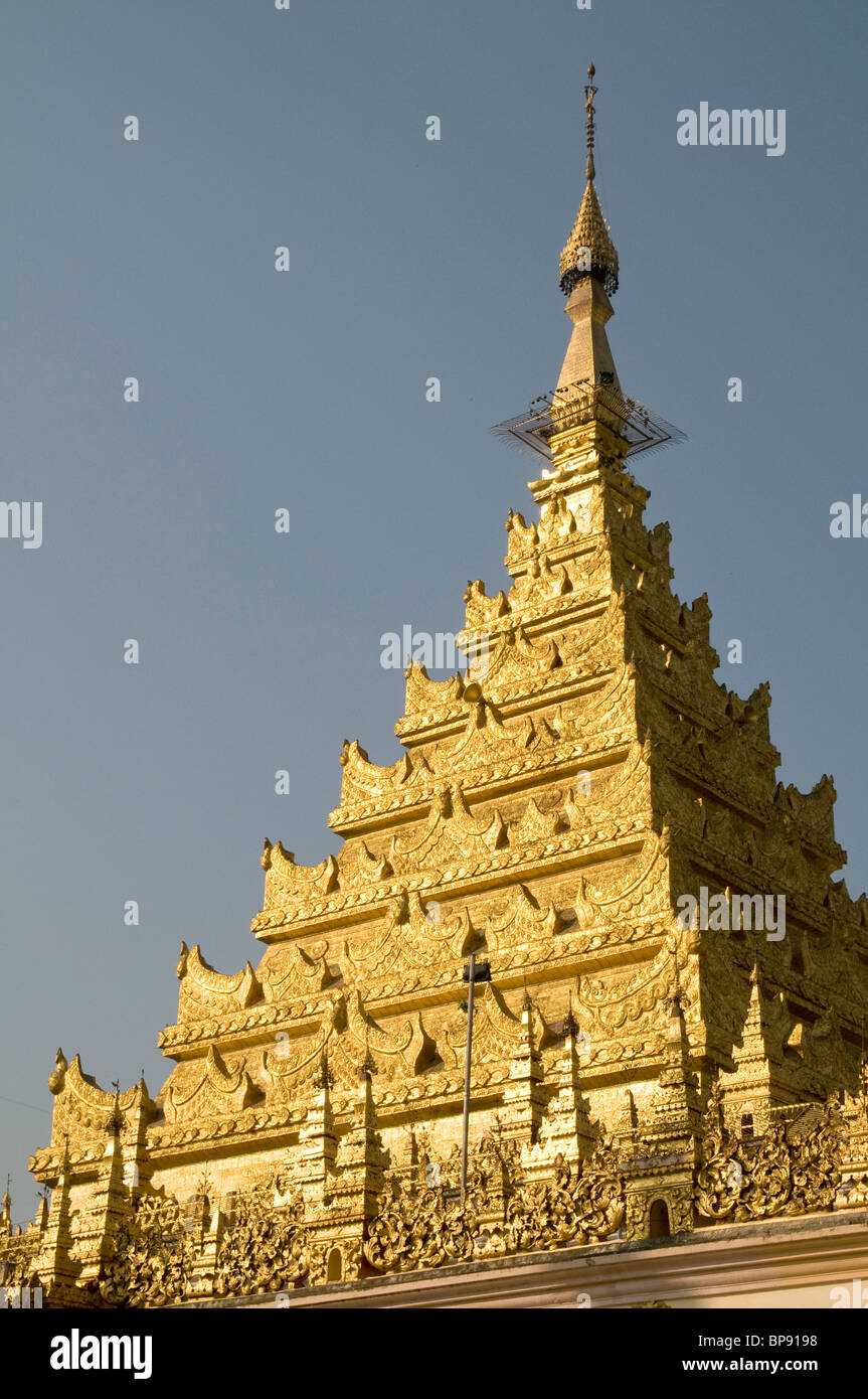Mandalay hill pagoda entrance hi-res stock photography and images - Alamy
