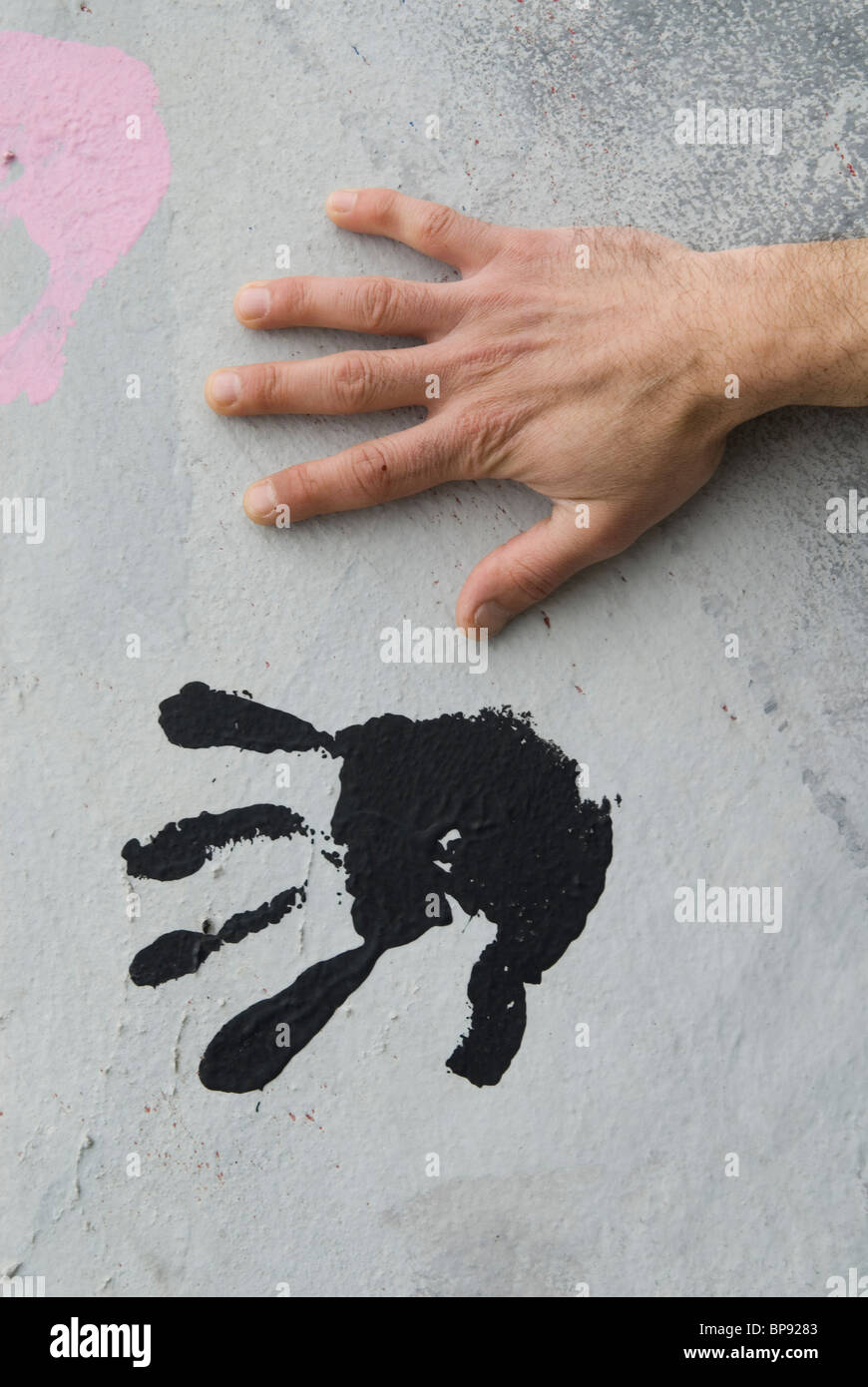 Berlin wall eastside gallery hi-res stock photography and images - Alamy