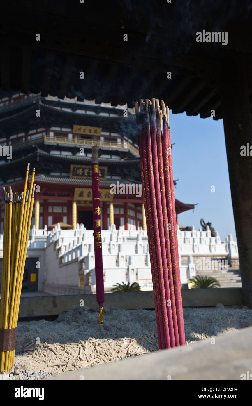 Altar of incense temple hi-res stock photography and images - Alamy