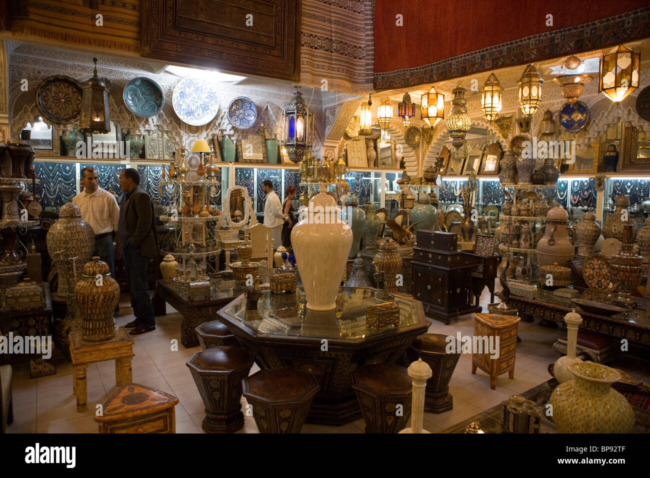 Ensemble artisanal hi-res stock photography and images - Alamy